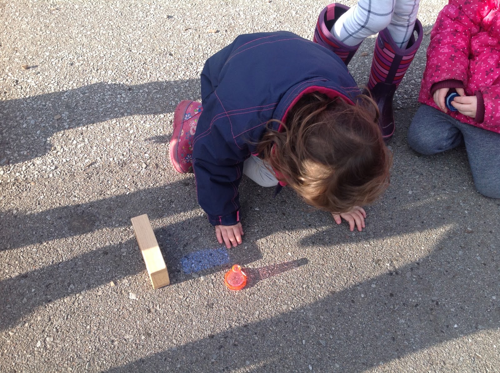 Wonders in Kindergarten: "The shadows are dancing!" Exploring Light and ...