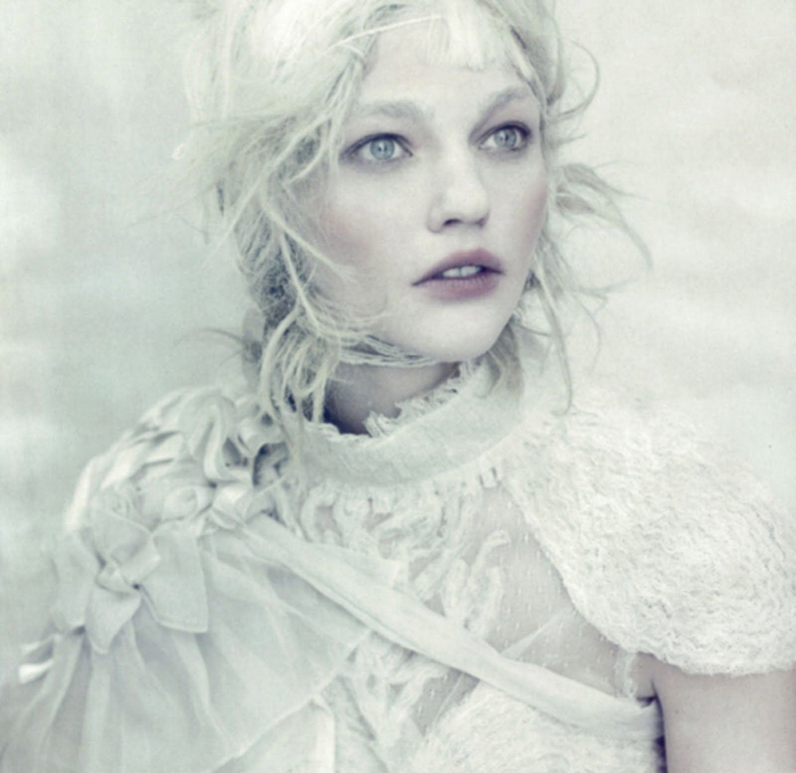 Watchful Eye of Venus: A white story by Paolo Roversi