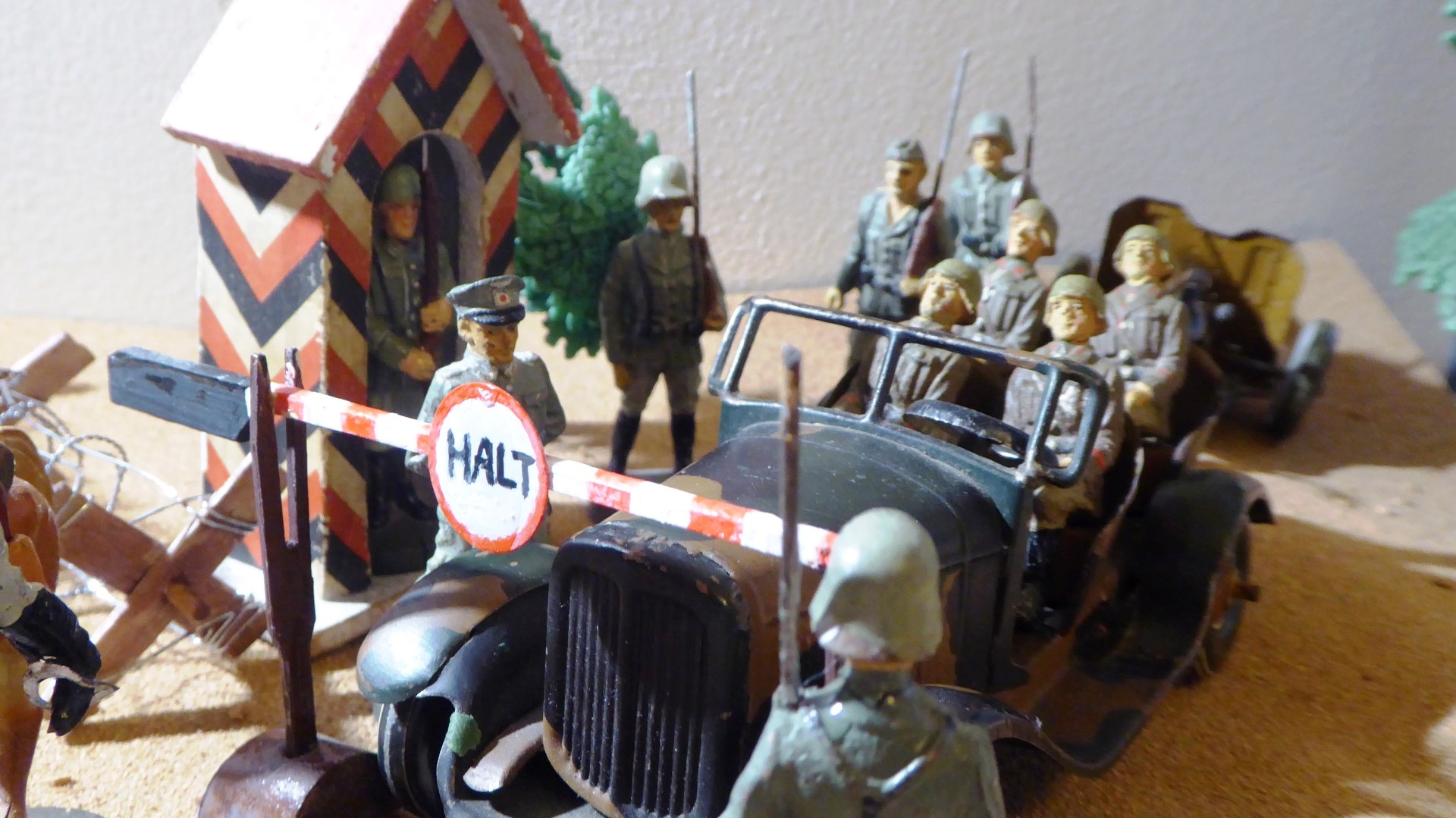 Toy soldiers and real battles: German checkpoint