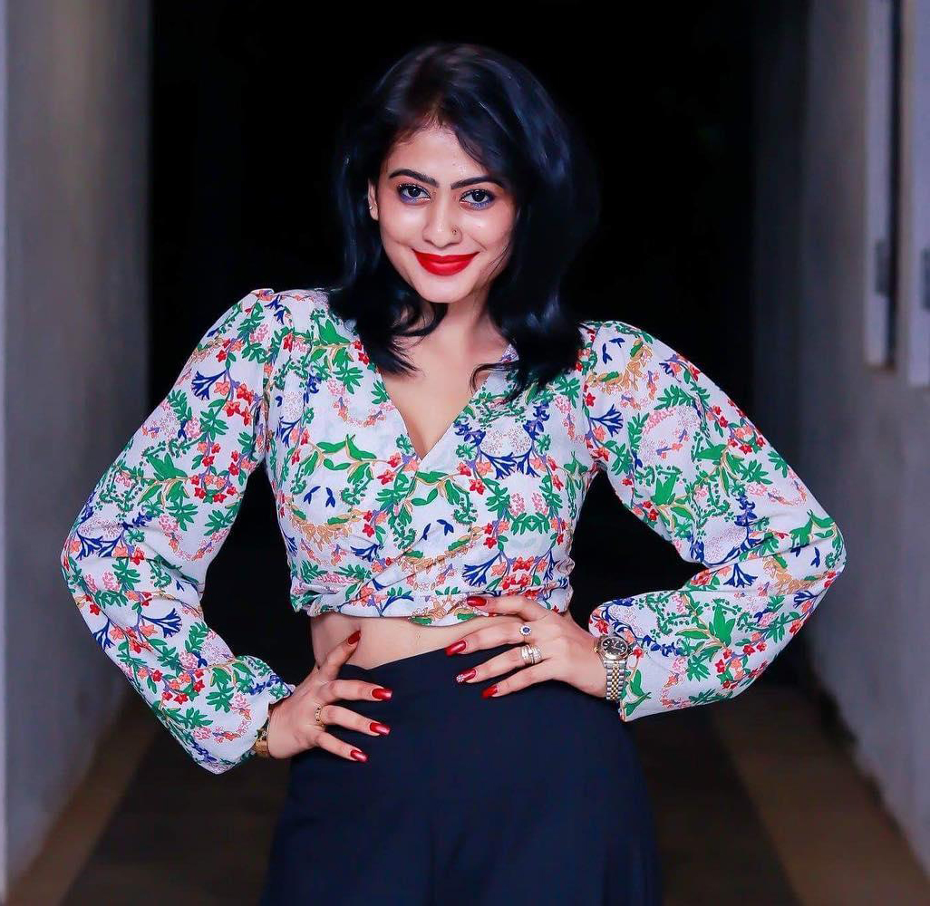 About Piumi Hansamali