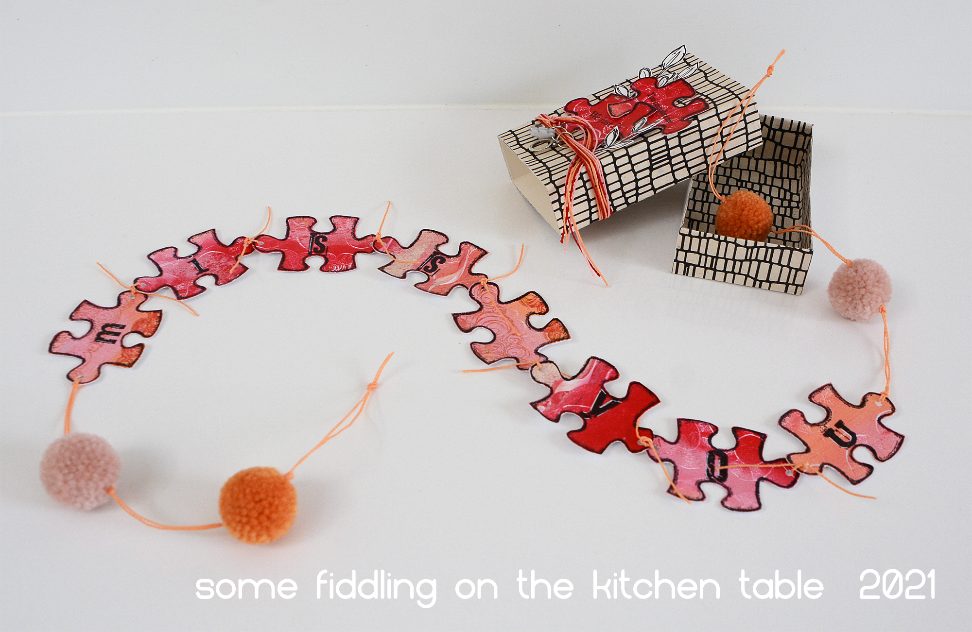 Some fiddling on the kitchen table: Puzzle Pieces #2