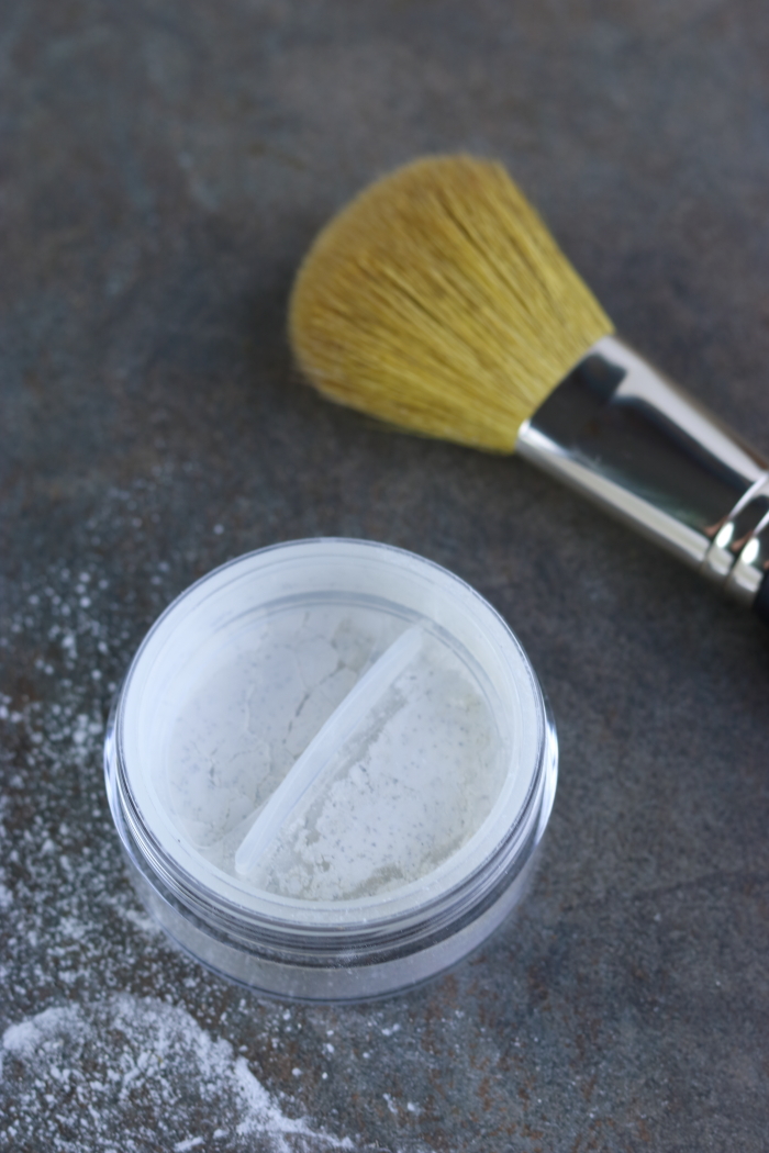 DIY Finishing Powder Recipe - Everything Pretty