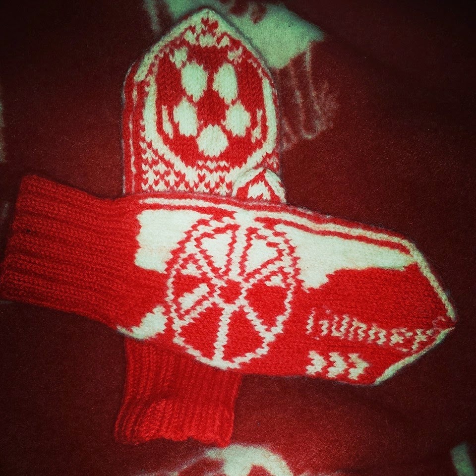 Hildegunns strikkerier: Arsenalvotter