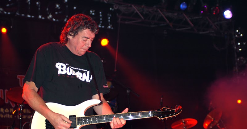 [ DENNIS STRATTON ] - "O primeiro álbum soava como o Queen" - IRON ...