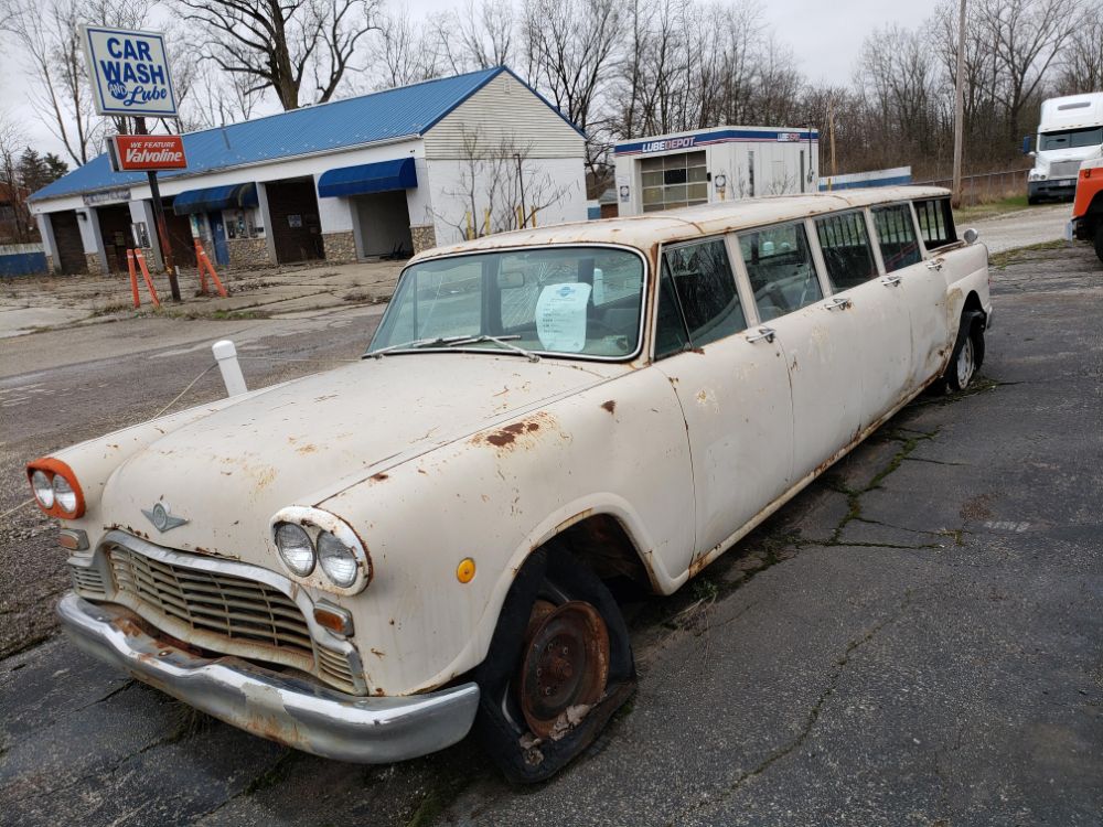 When Checker Went Long: 24 Amazing Photos of Checker Aerobus 8-Door ...