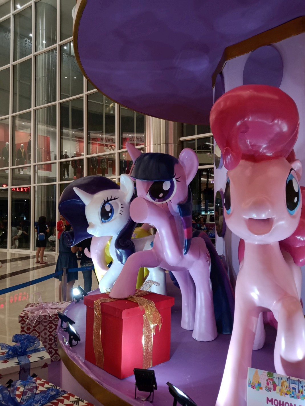 Equestria Daily - MLP Stuff!: Neat New Giant Pony Display in Jakarta