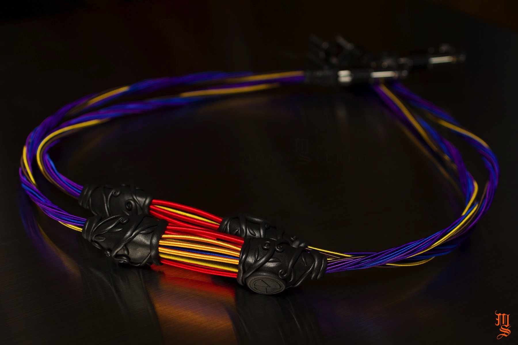 ELPISPANDORA DAPHNE LIGHT CABLES – M & S | Ultimate High-Fidelity