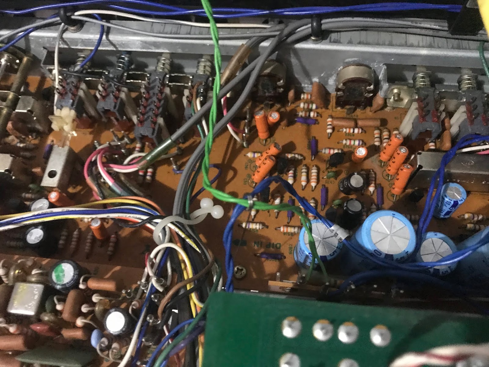 Infrequent Sound [sex.tex] technology: Sony STR-7025L AM/FM Stereo ...