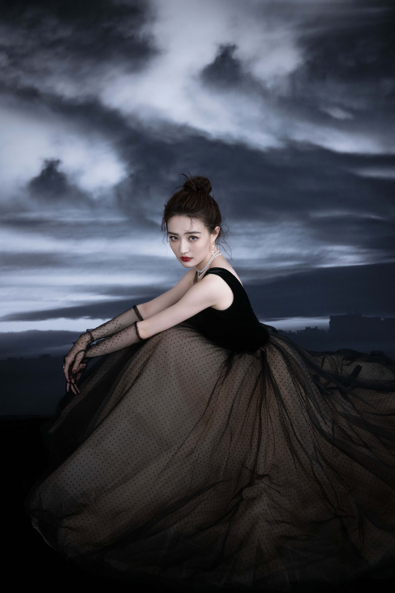 China Entertainment News: Xu Lu poses for photo shoot