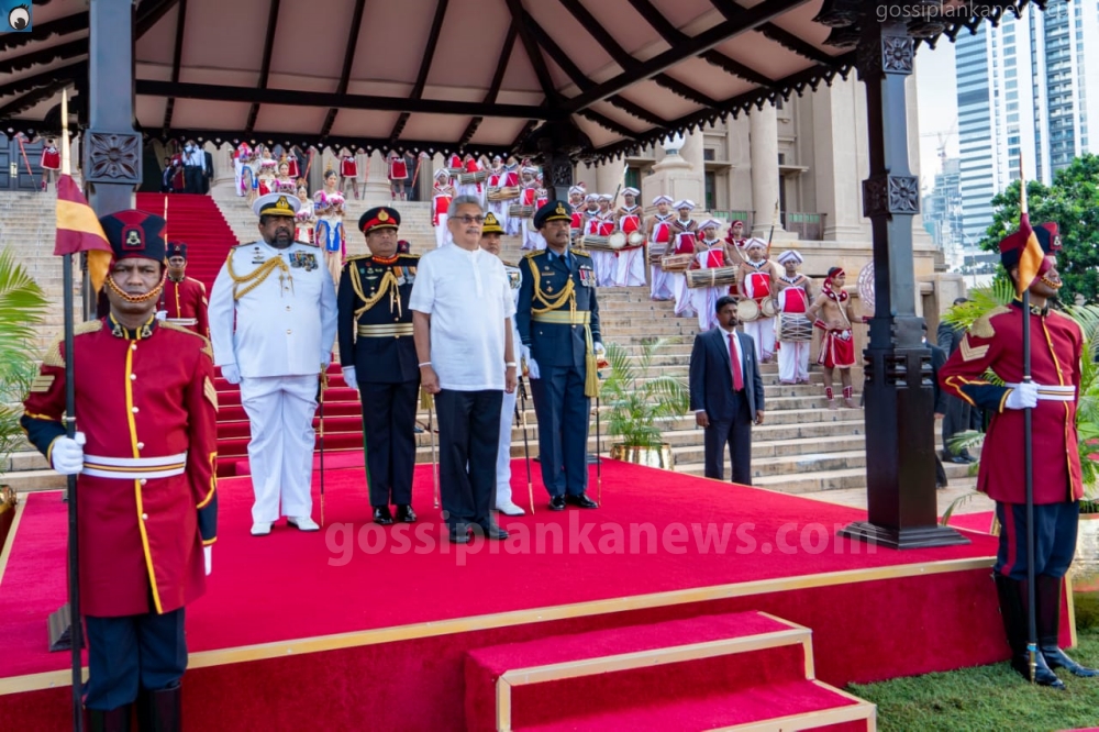 President Gotabhaya Rajapaksa assumes duties (photos and video)