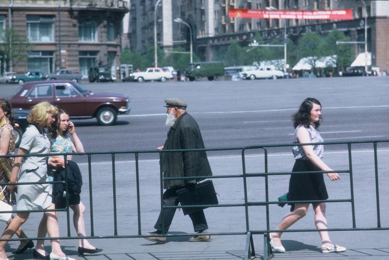 40 Photos Capture Street Scenes of Soviet Union in the Early 1970s ...
