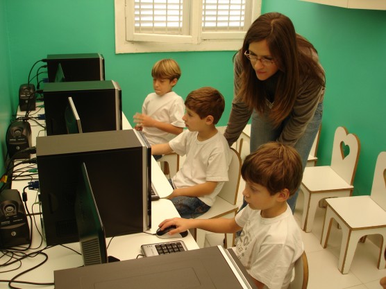 Reinventando a docência: tecnologias para a ação