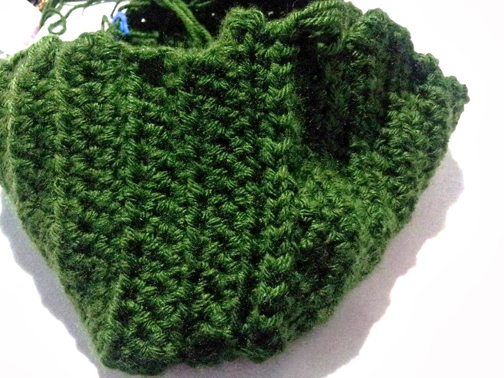 Shush's Handmade Stuff: Elf in Green - crochet slippers pattern (FREE)