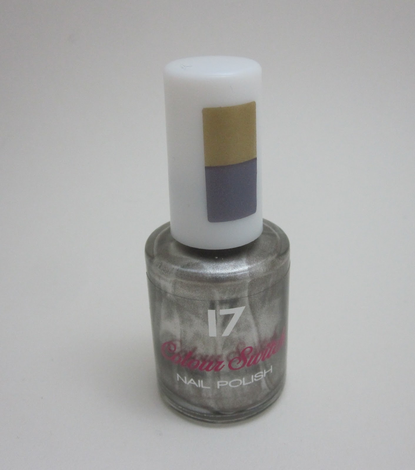 17 Colour Switch Nail Polish - Beauty Geek