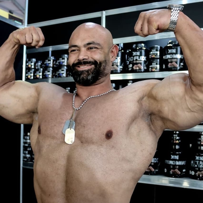 Muscle Lover: Elias Gutierrez