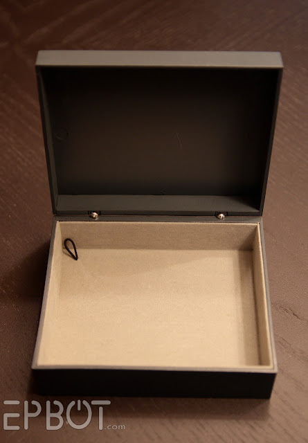EPBOT: DIY Padded Display Box