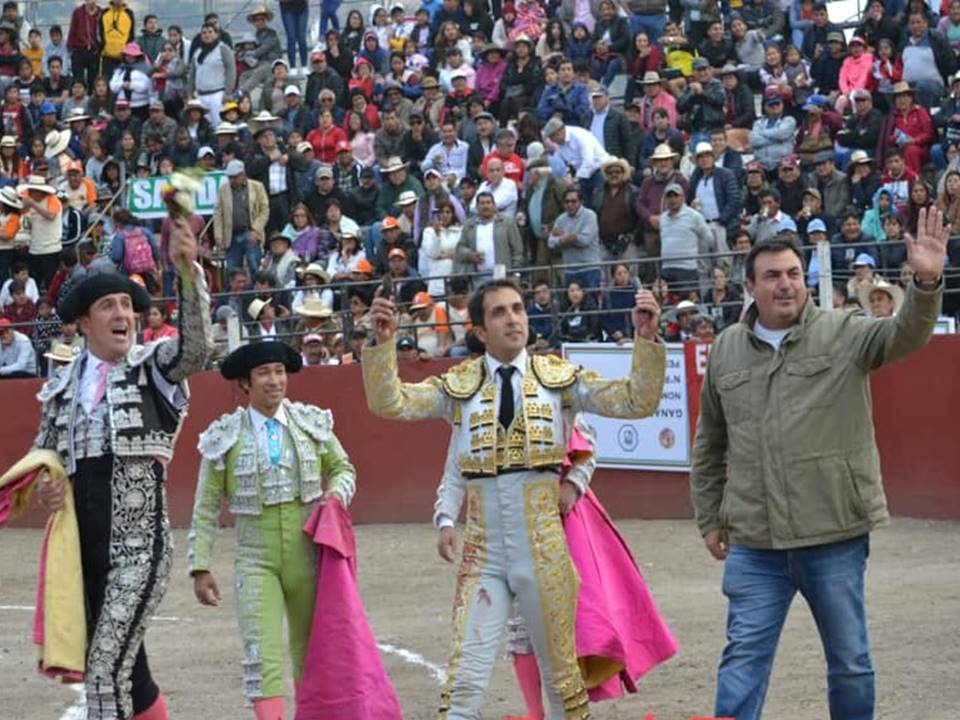 PANORAMA TAURINO DEL PERÚ: JAVIER CASTAÑO INDULTA A UN ASTADO DE PAIJÁN ...