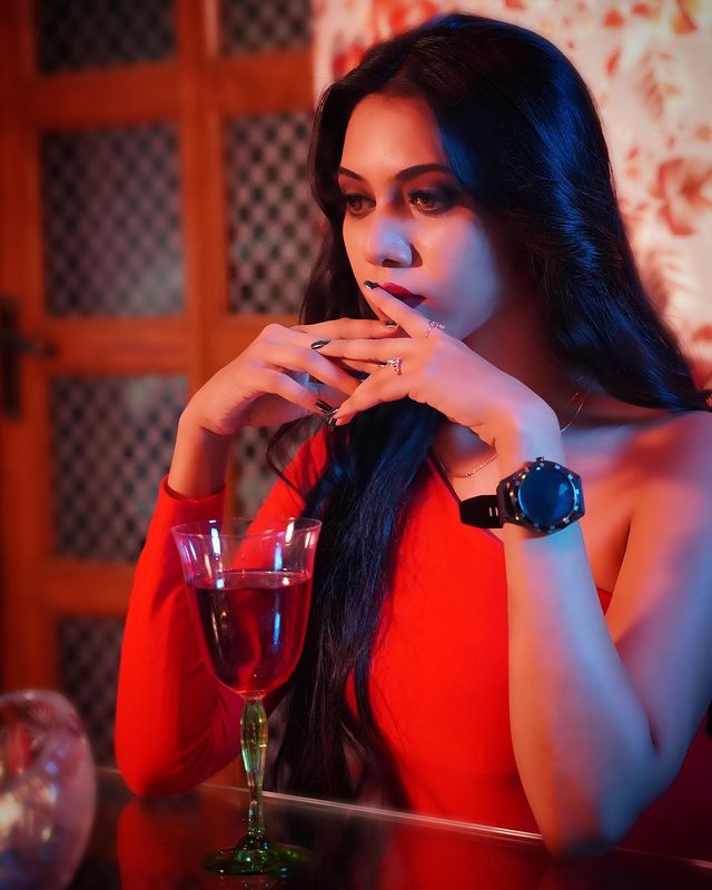 Simran Khan Web Series, Wikipedia, Movies, Photos Age, Height and ...