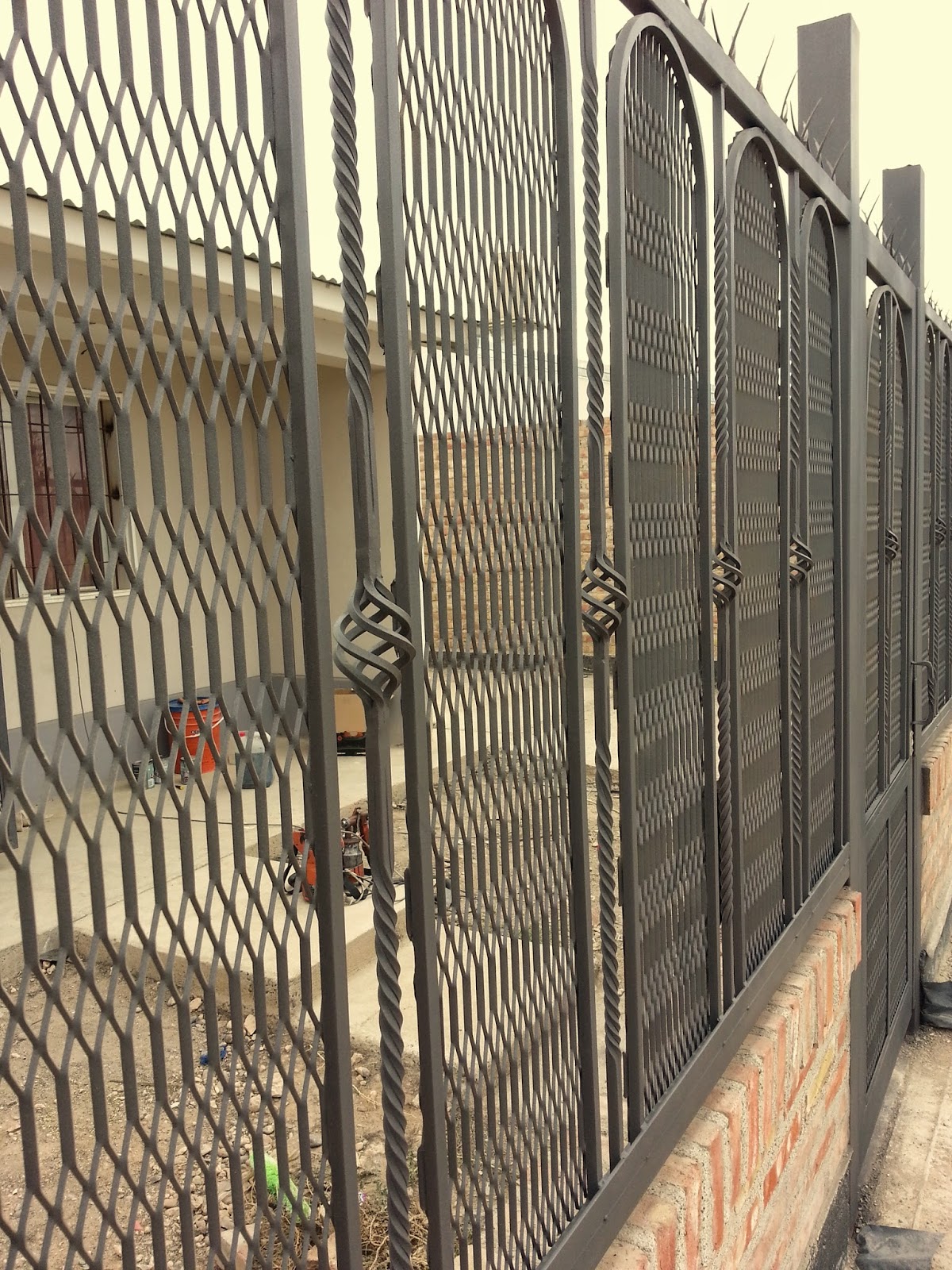 Forja Neuquén: Esta reja, tiene unos balustres con mucho trabajo, fue a ...