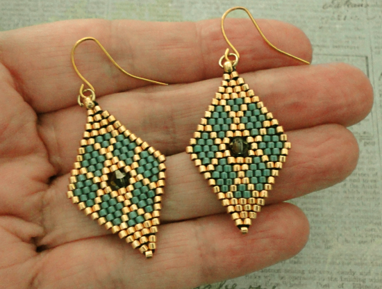 Linda's Crafty Inspirations: Video Tutorial - Peyote & Brick Stitch ...