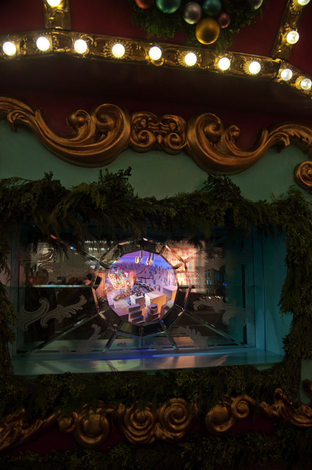 The Visual Beat: Tiffany & Co.: 2011 New York Holiday Windows