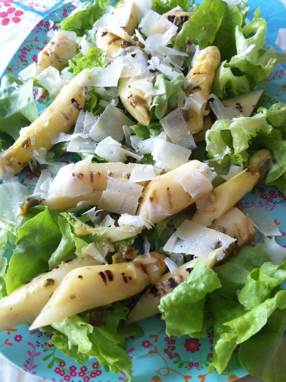 Mad med fynsk accent: Salat med hvide asparges