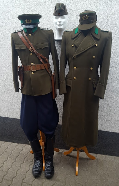 DDR Uniformen, Ausrüstung und Abzeichen: Aus der Sammlung - Uniformen
