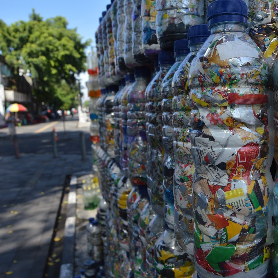 5 Fakta Penting Ecobrick yang Harus Para Milenial Ketahui - Ayo Bertani