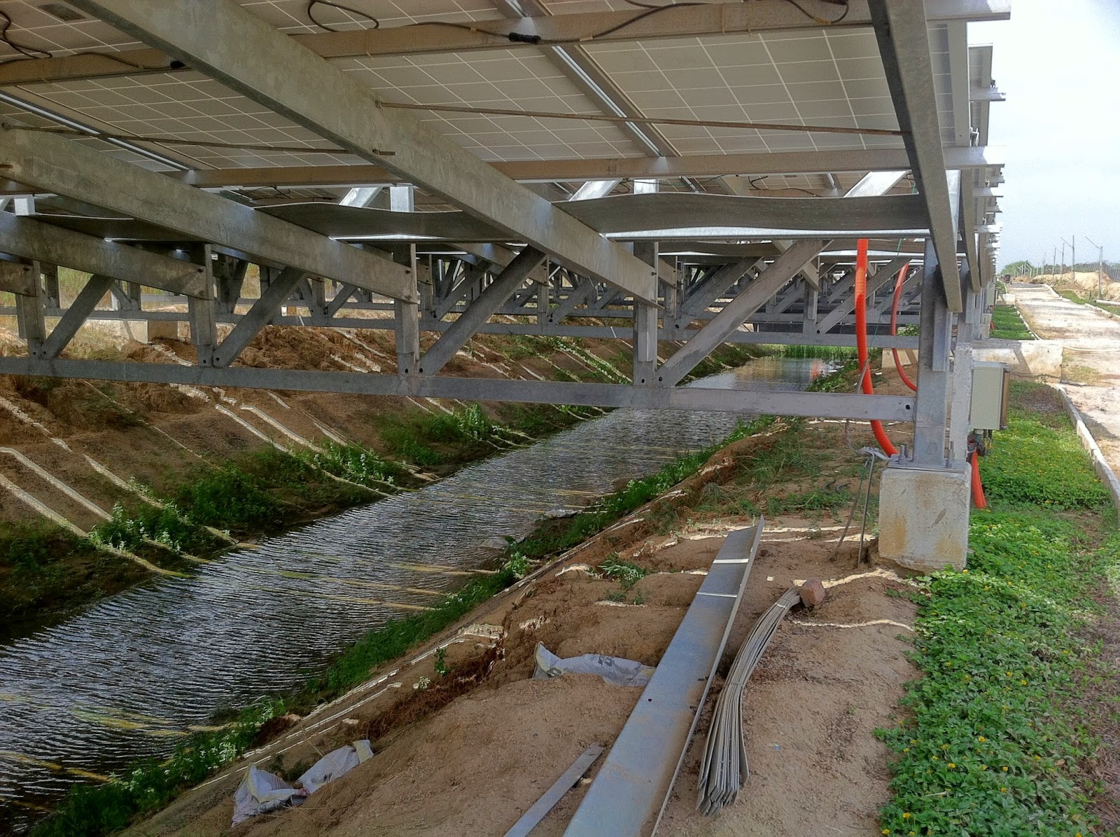 1 MW Narmada Canal Solar Power Plant