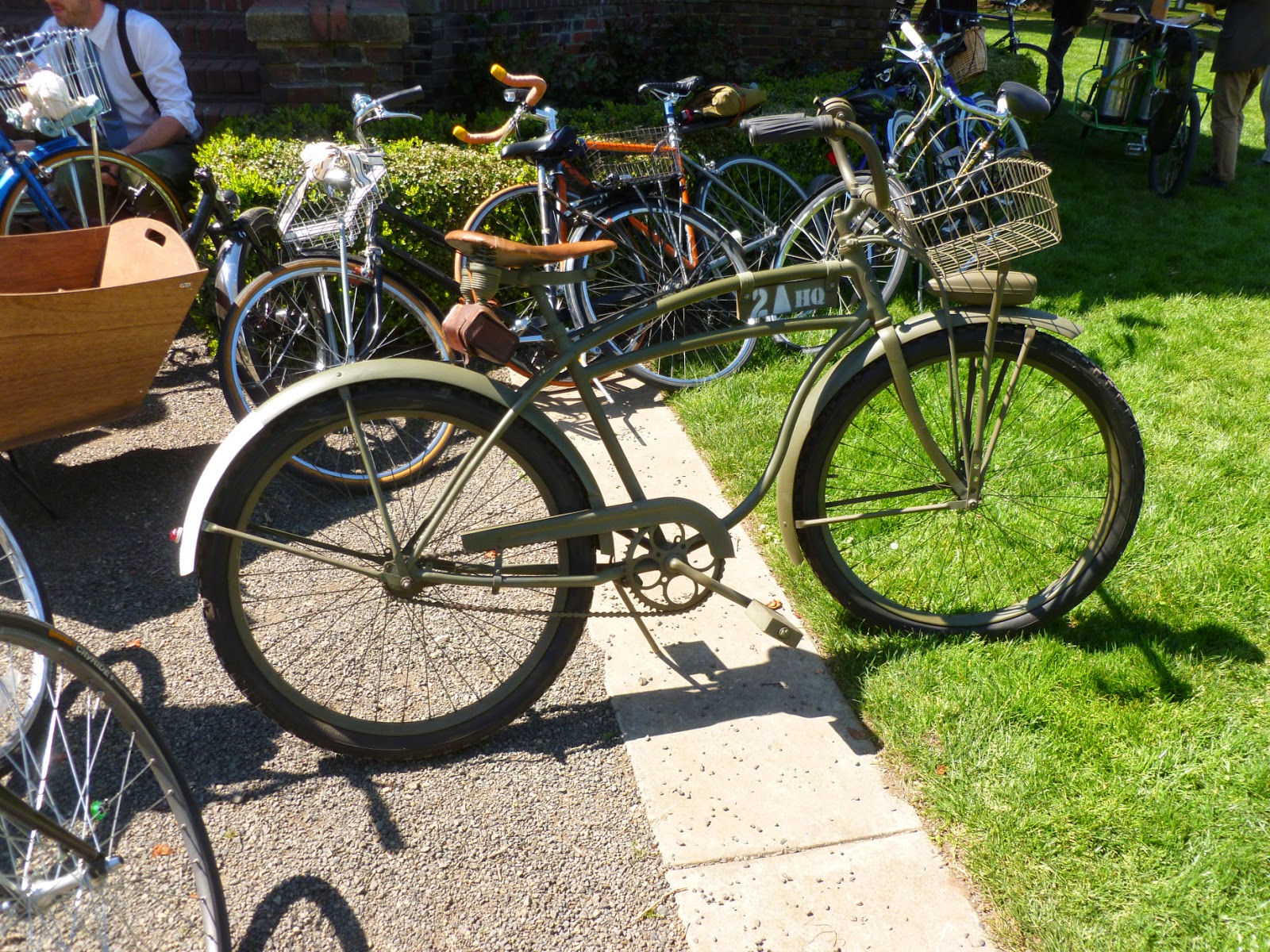 The Adventures of Big Bummed Girl and her Bike: Tweed Ride in Portland ...