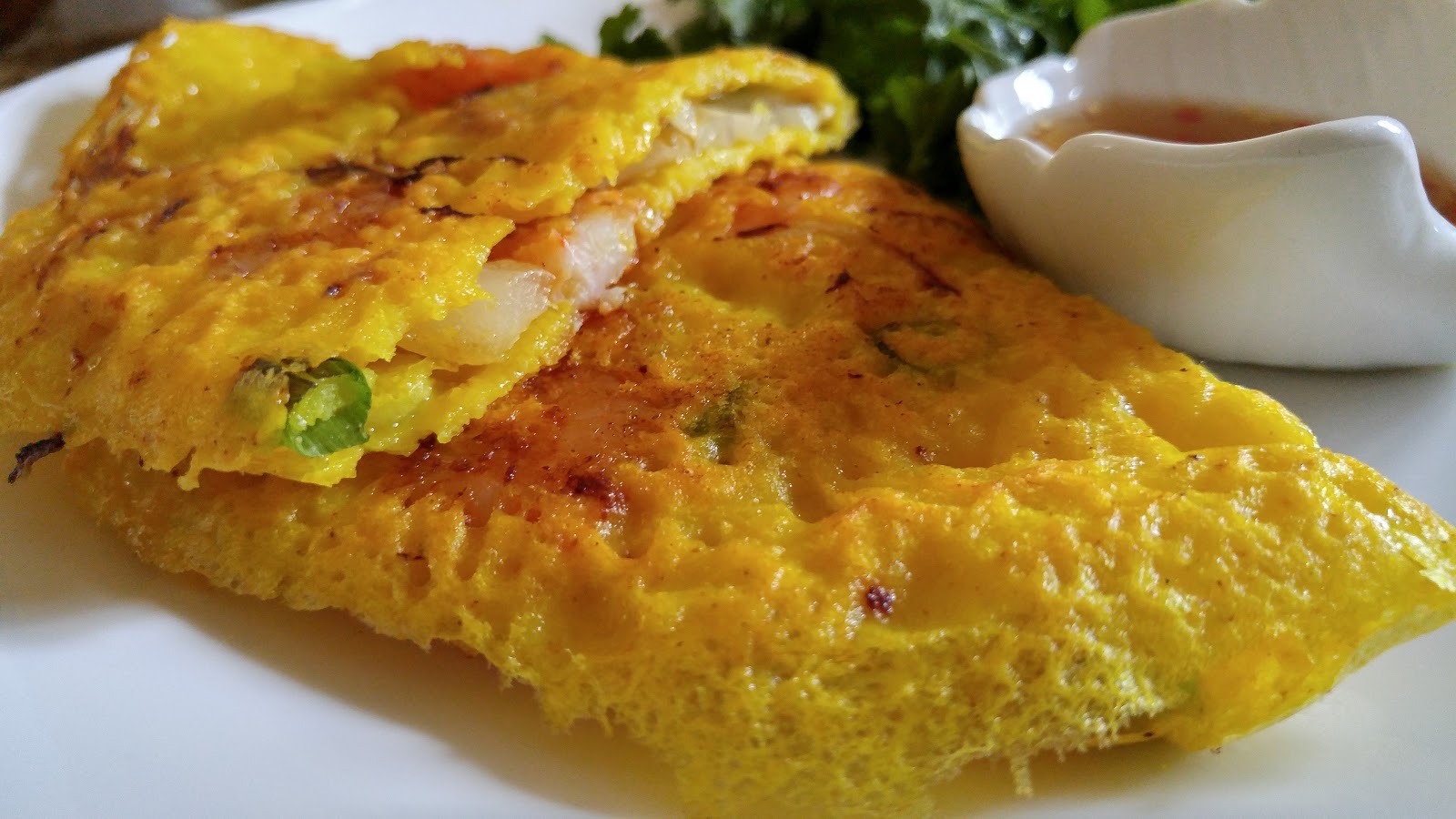 Effortnesslessly: Vietnamese Mung Bean Crepes with Shrimp