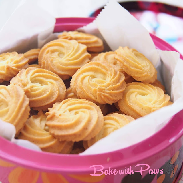 Crispy Butter Cookies - BAKE WITH PAWS