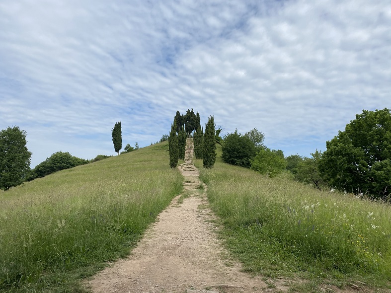 Le misteriose Piramidi di Montevecchia in Brianza: la guida per ...