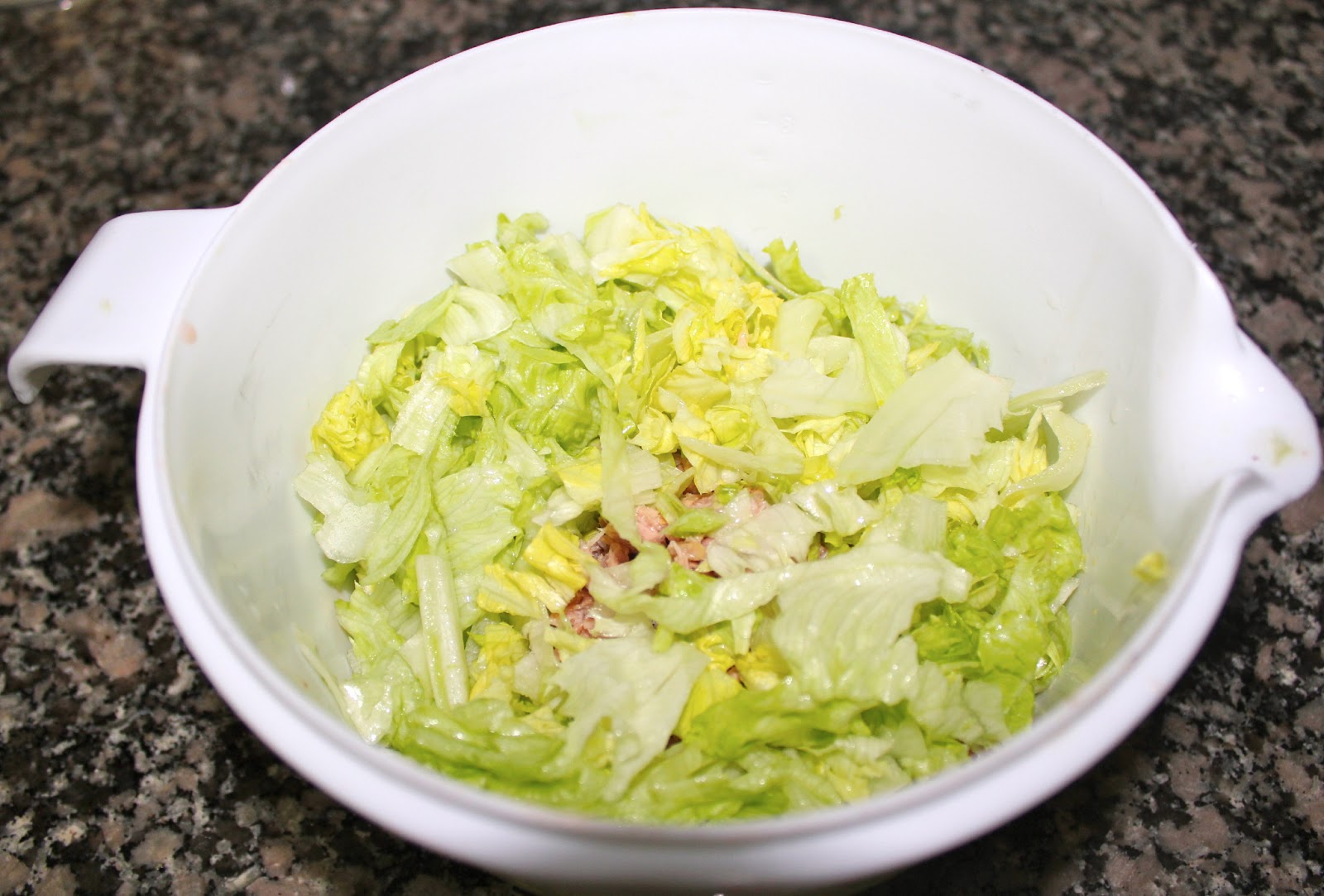 Cocinar es vivir y Bordar también: Ensalada ilustrada