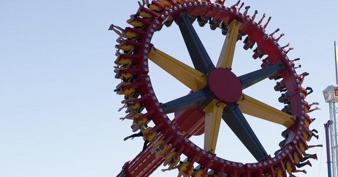 Le Grand Algorithme: Le Titan, manège qui porte bien son nom...