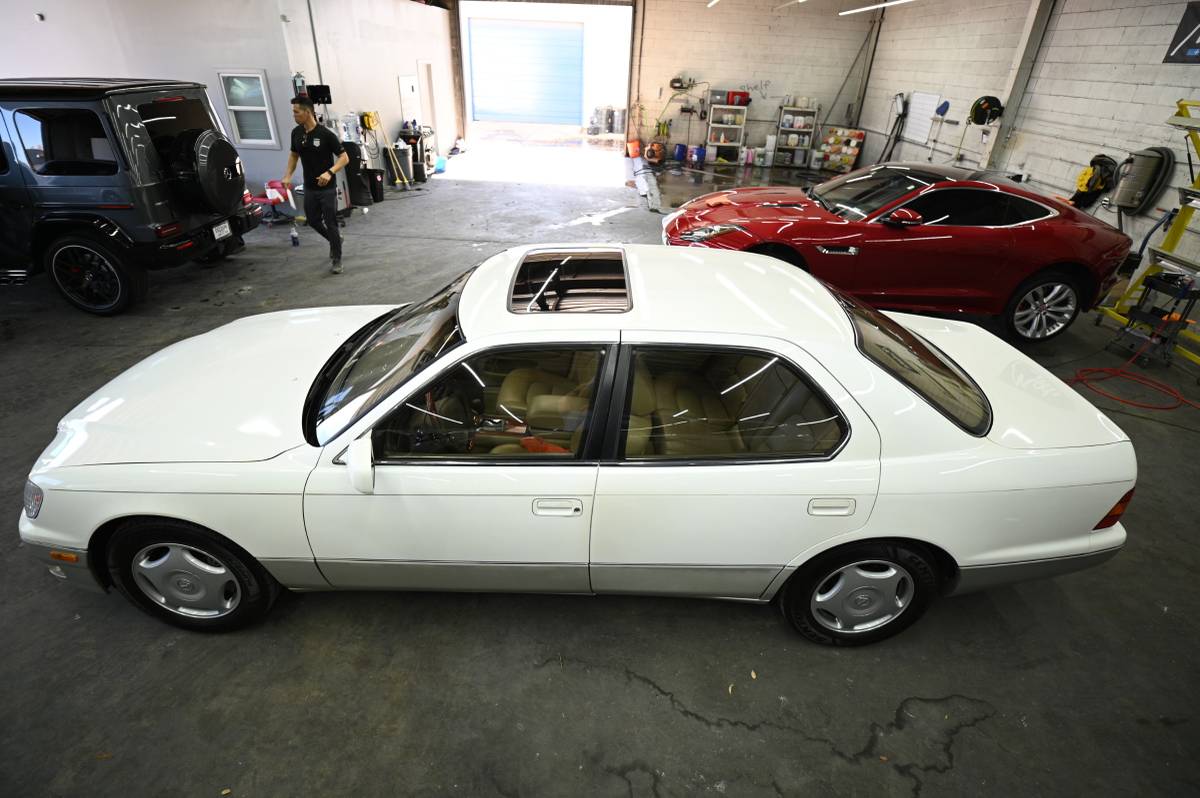 White & Tan: 1999 Lexus LS400 - DailyTurismo