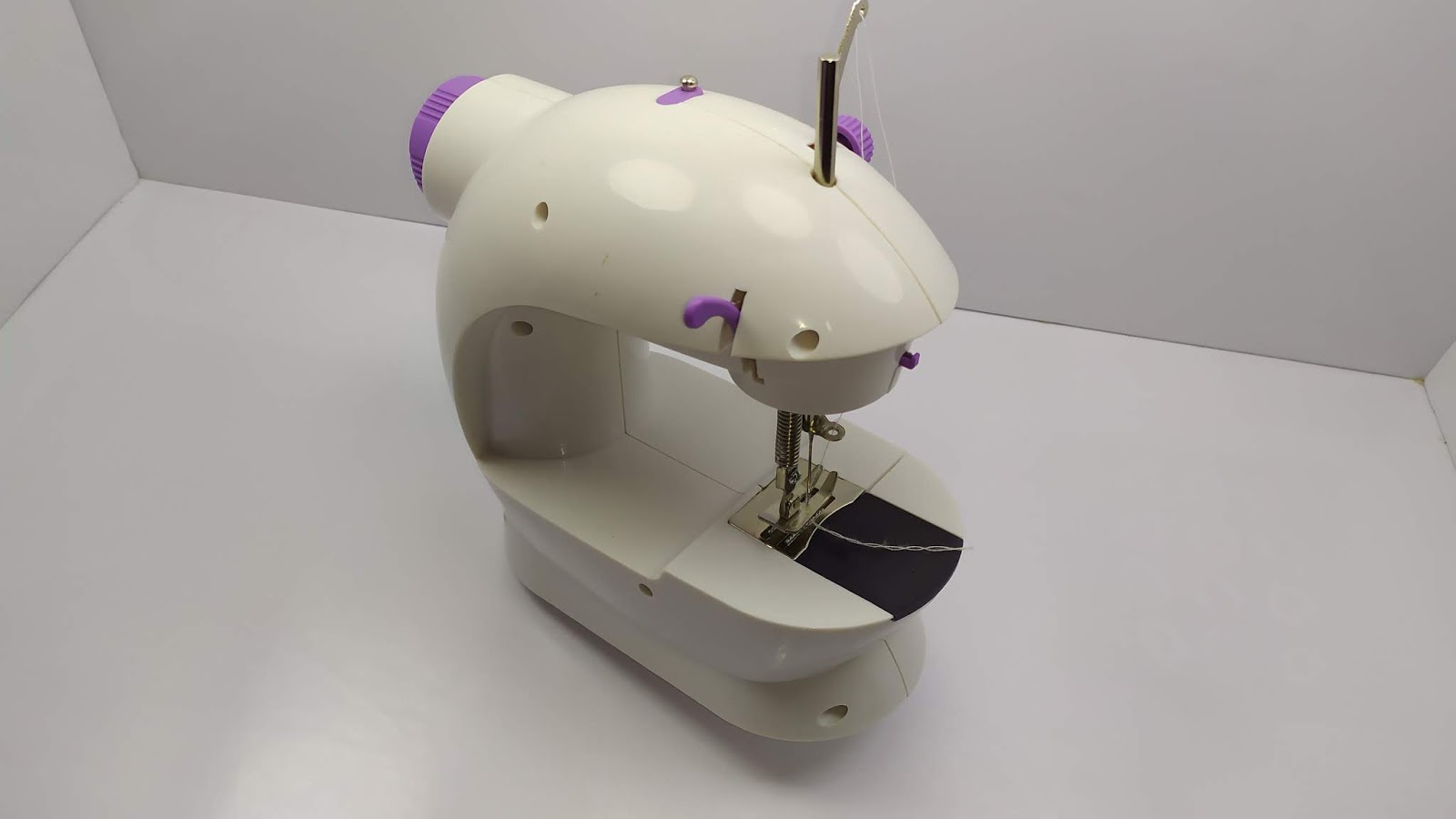 مراجعة الة الخياطة الكهربائية المحمولة المصغرة Portable Mini Sewing Machine