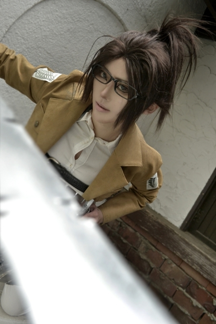 Celebrities: Hanji Zoe Cosplay by Mari