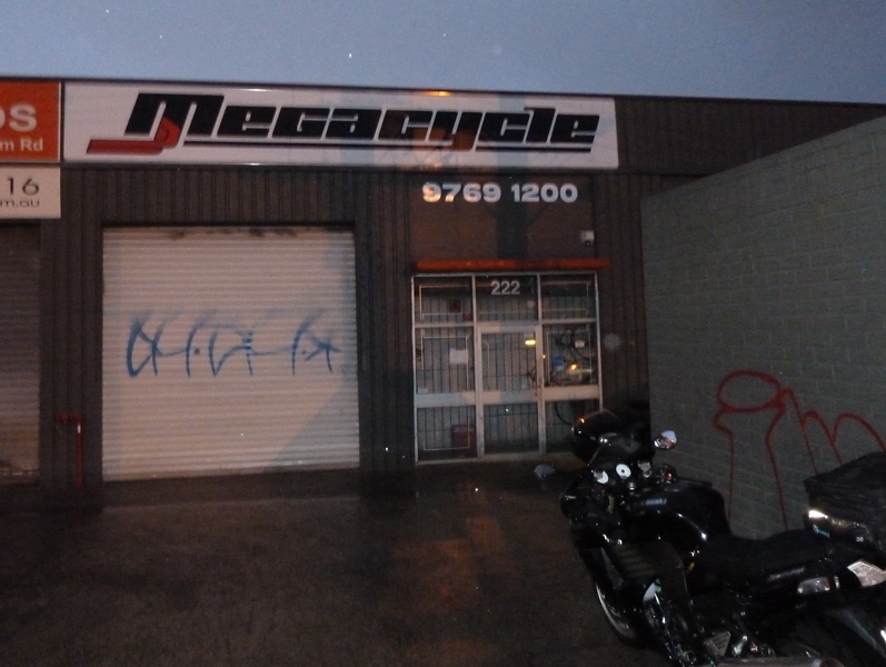 TarSnakes: Megacycle slip ons