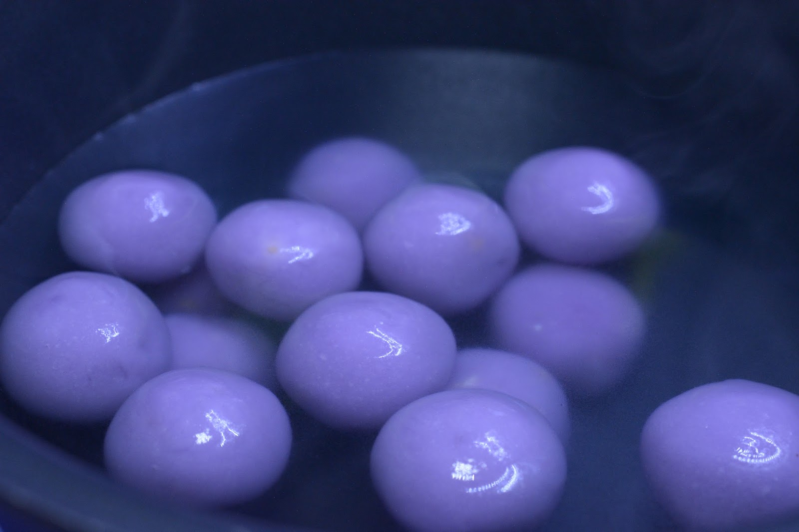 Purple Sweet Potato Tang Yuan... 圓 圓 滿 滿 - Paula Cooking Fingers