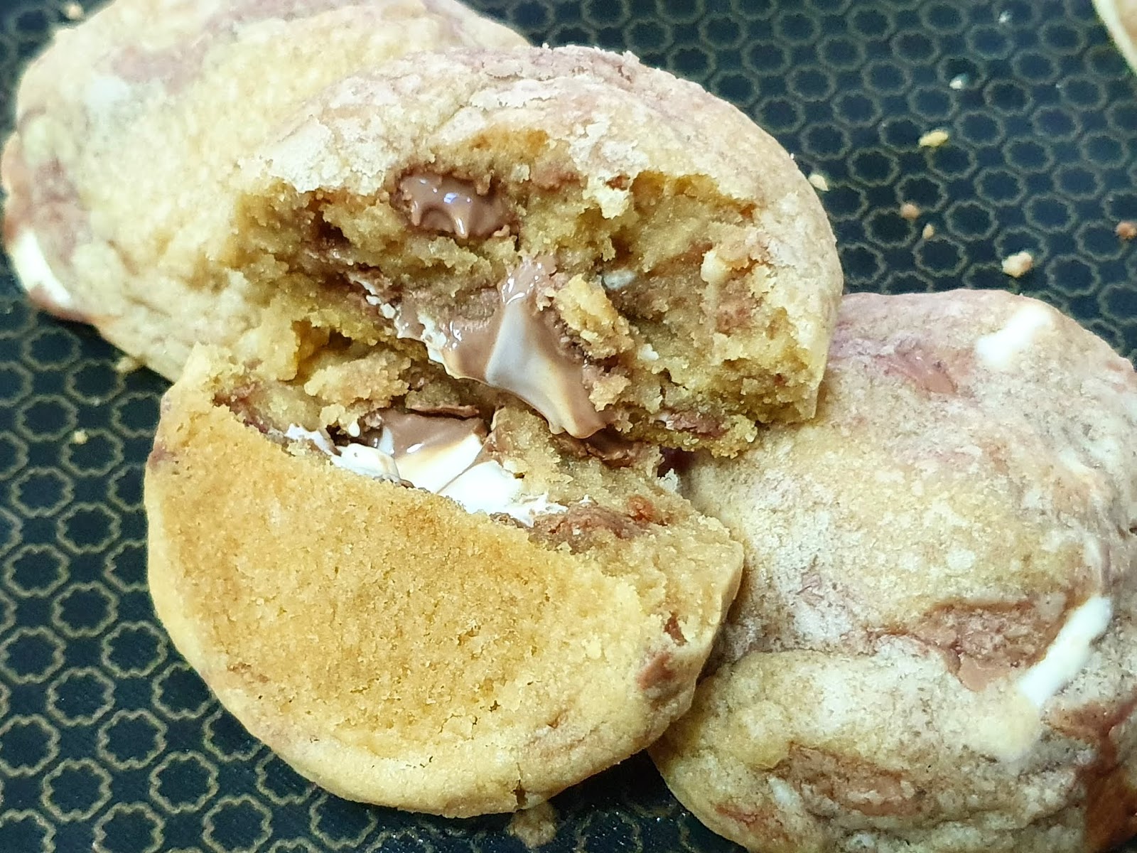 Maryam's Culinary Wonders: 1453. Loaded Chocolate Chunk Cookies