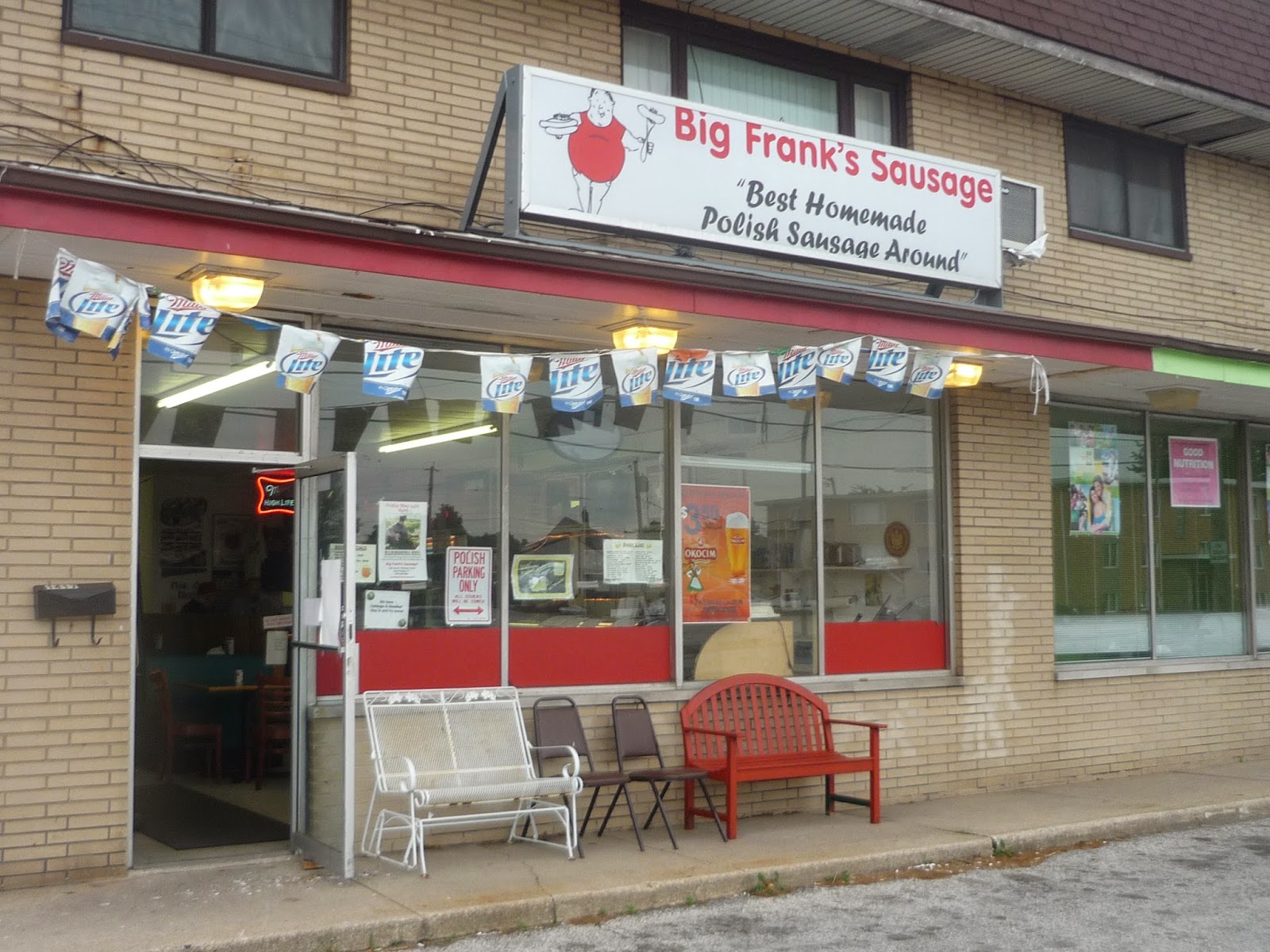 Smokin' Chokin' and Chowing with the King: Big Frank's Sausage