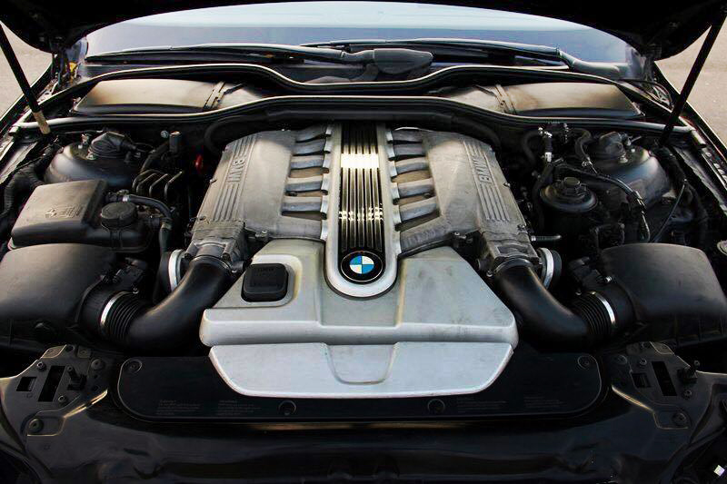 MUSCLE CAR COLLECTION : Bmw 760LI V12 Engine 2004