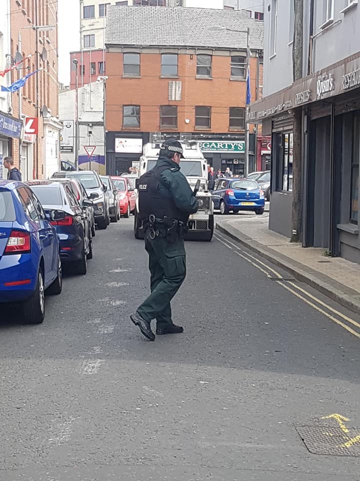 El norte de Irlanda: Redada del PSNI en la sede nacional de Saoradh en ...