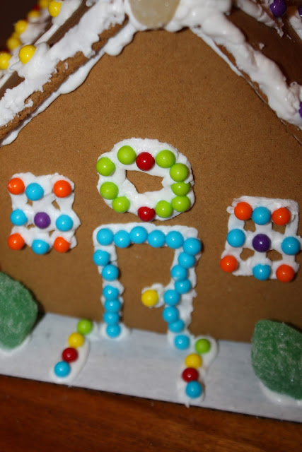 A Slice of Smith Life: Moon Cookies and "G" is for Gingerbread