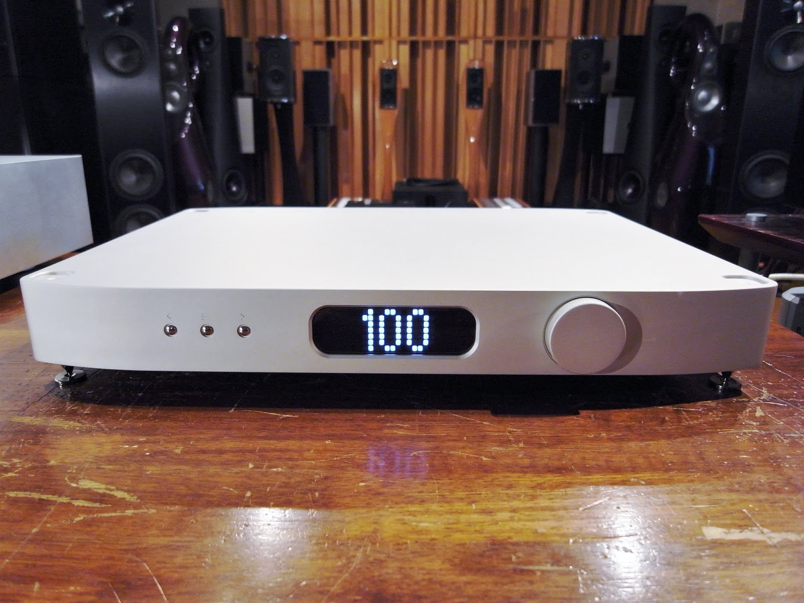 SIS AUDIO BLOG: イベント情報 新製品 MSB TECHNOLOGY DISCRETE DACを期間限定展示中です！！