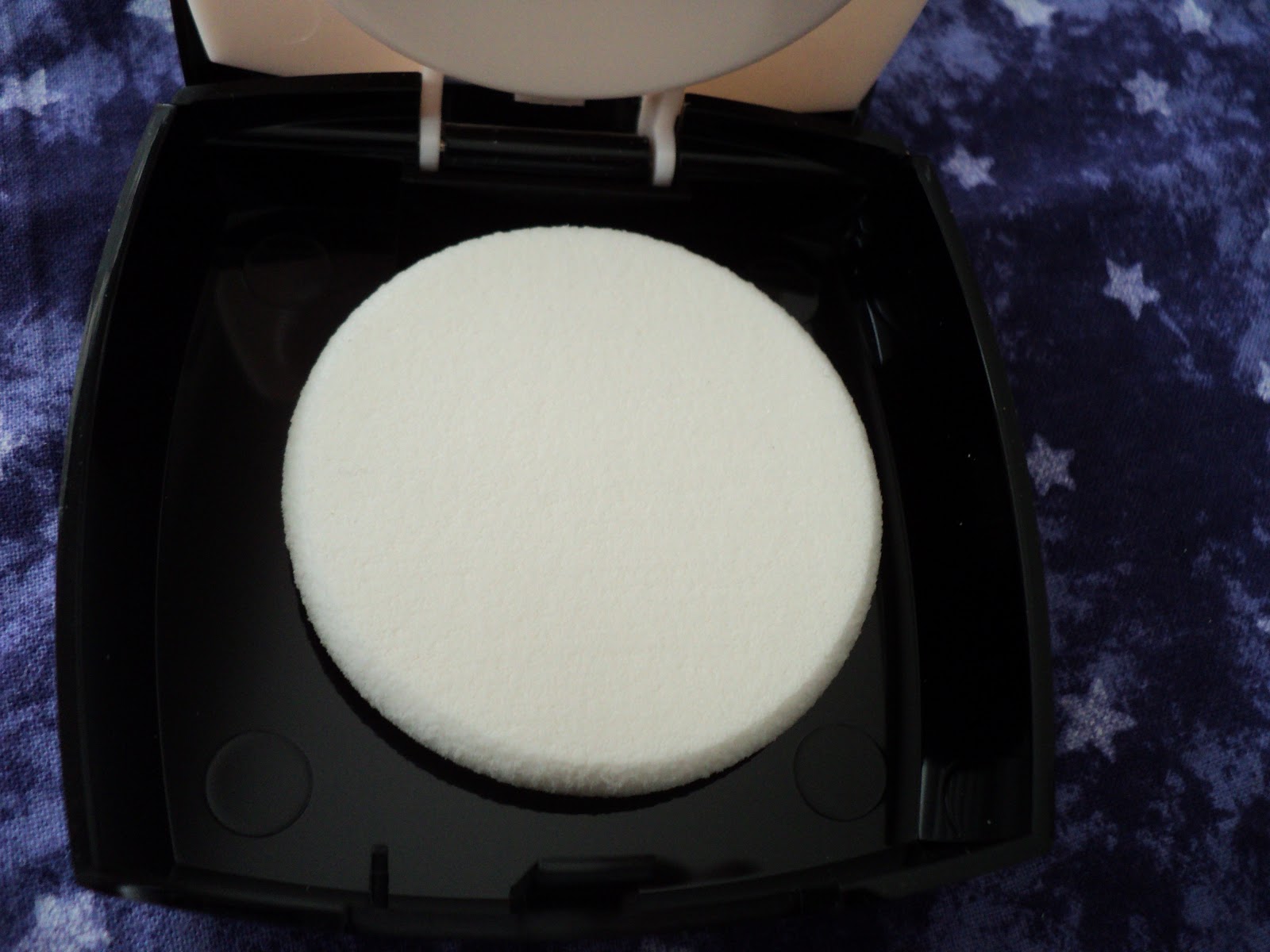 Silvers Kosmic Review.: Avon MagiX Tinted Face Perfector.