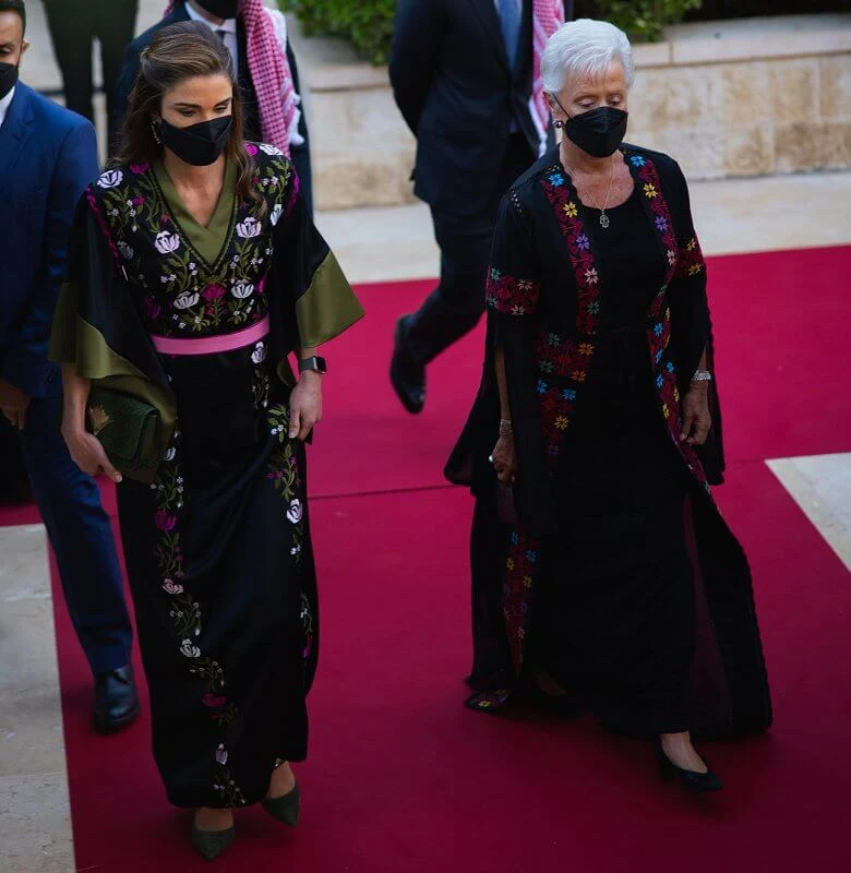 Jordanian royal family attended the 75th Independence Day ceremony