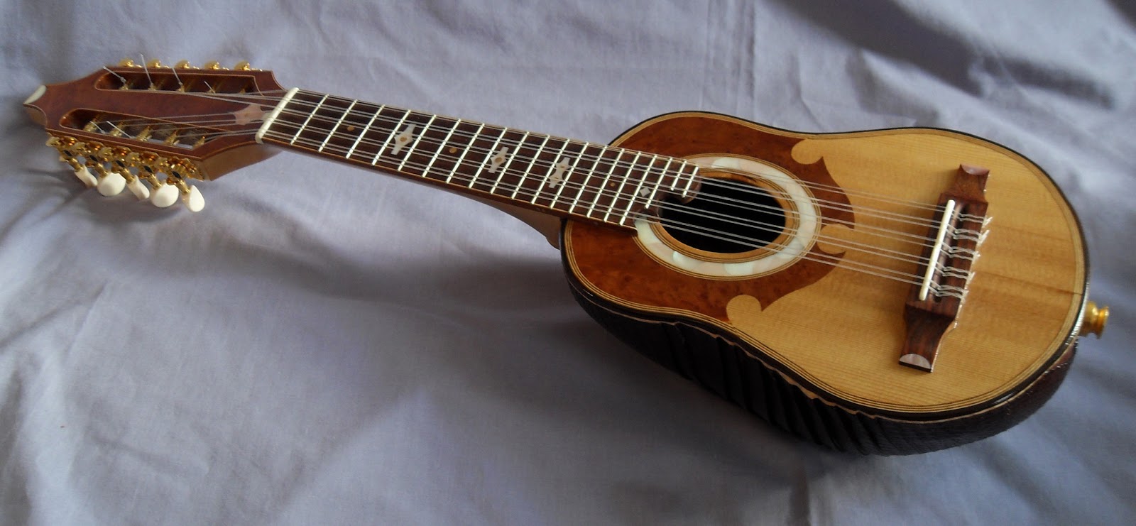 joel peyton, luthier: el charango