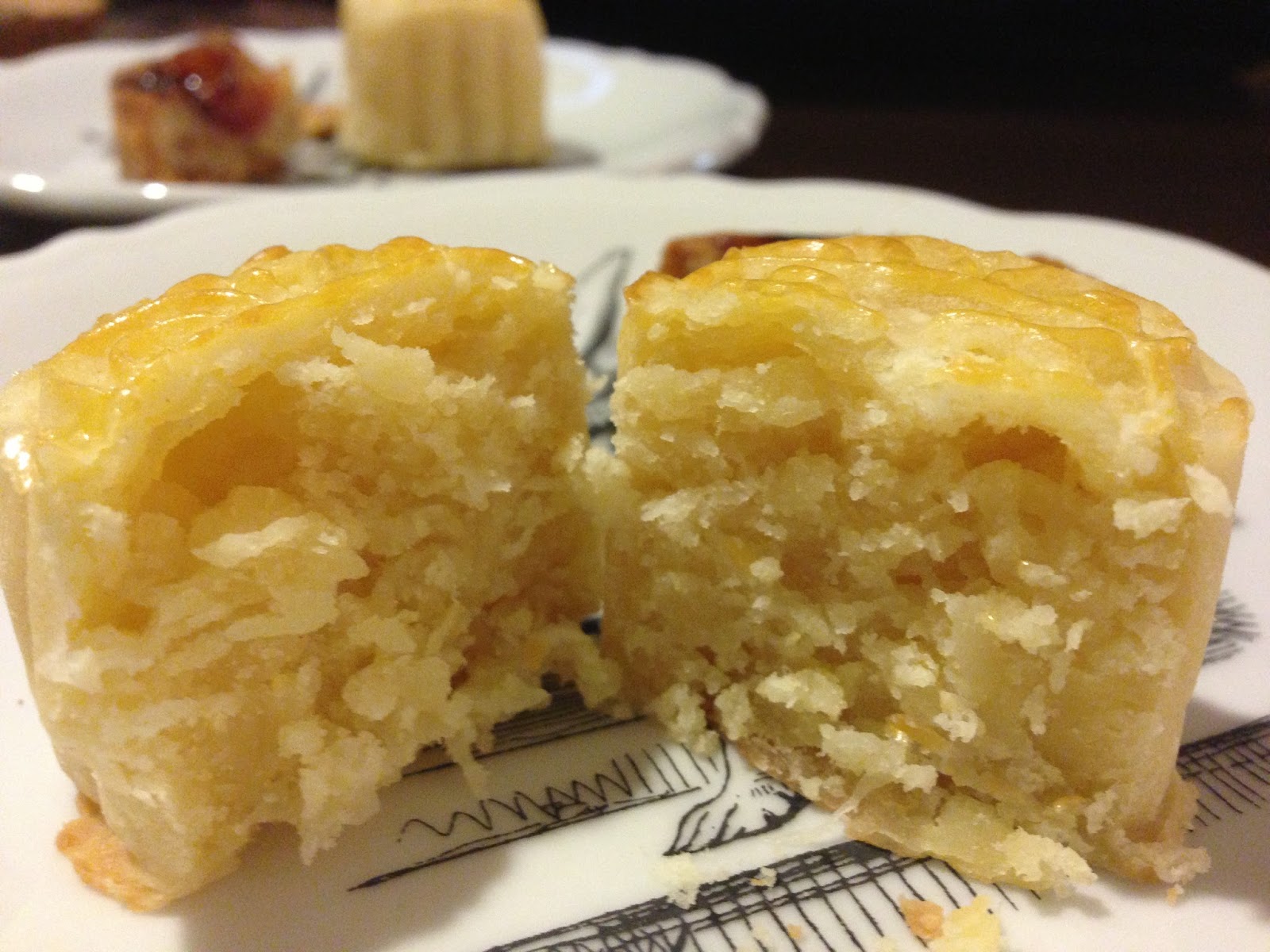 Everyday Leisure: How to make Mini Egg Custard Moon Cakes